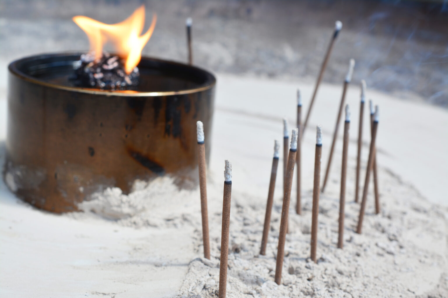 A local's Guide to Proper Behavior at Temples and Shrines in Japan